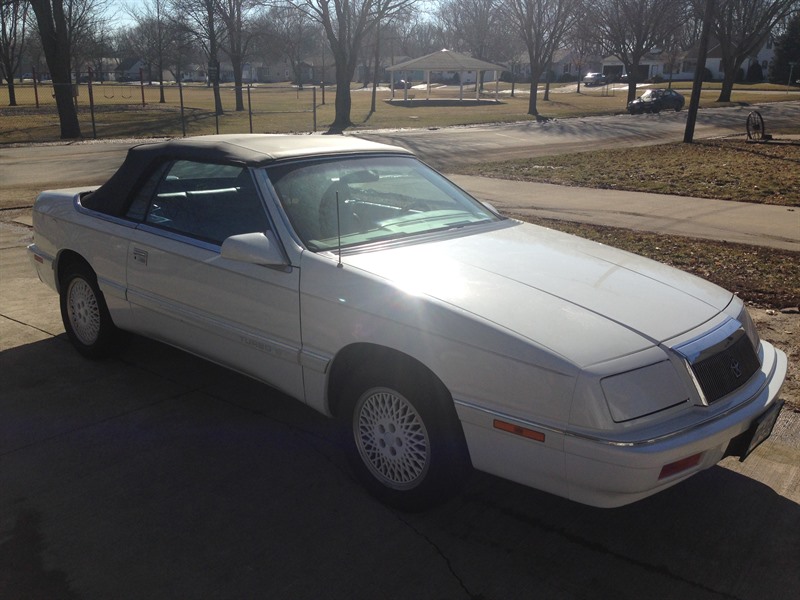 1989 Chrysler Lebaron - Classic Car - Alberta, MN 56207