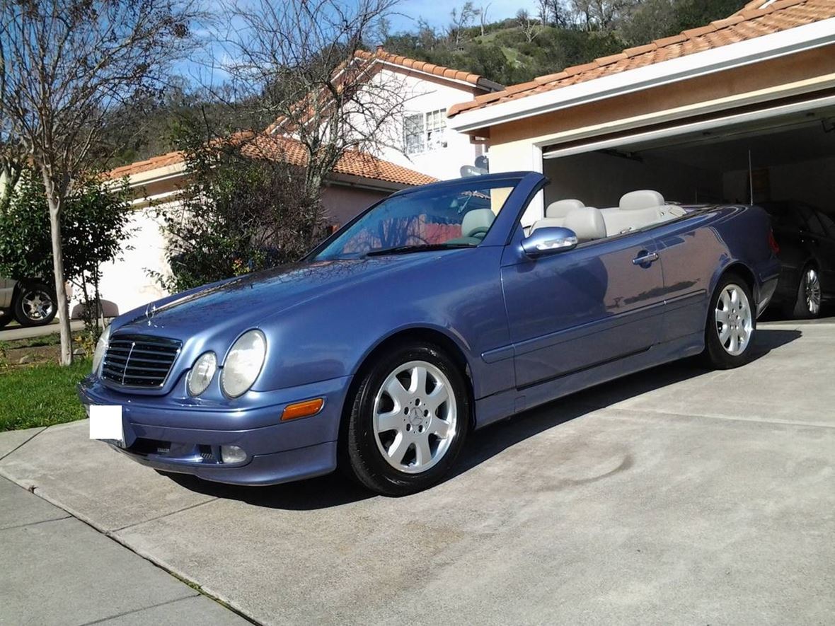 2002 Mercedes-Benz CLK320 Sale by Owner in Iowa City, IA 52245